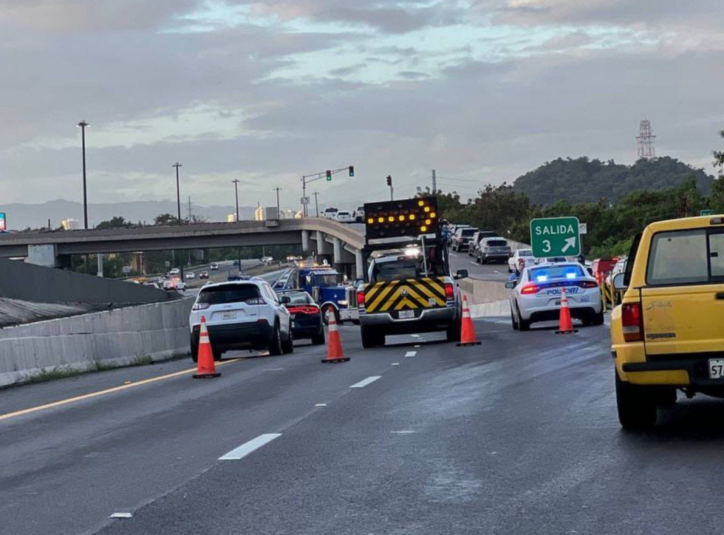 Expreso PR-22 Cerrado por accidente y derrame de combustible en Plaza ...