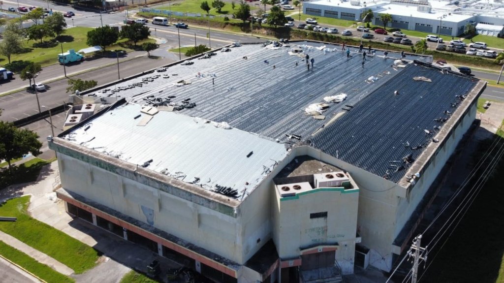 Isabela adelanta reconstrucción del coliseo José “Buga” Abreu