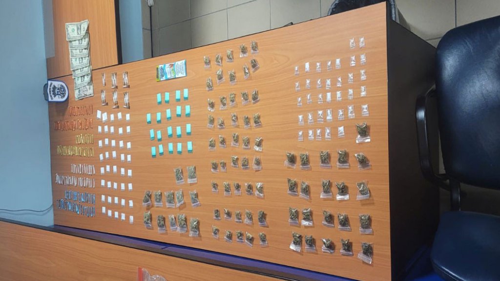 Municipales de Manatí ocupan drogas en caserío de ese pueblo