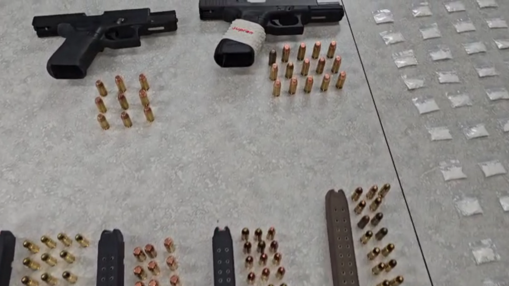 Video: Ocupan armas y drogas durante intervención en caserío de Manatí