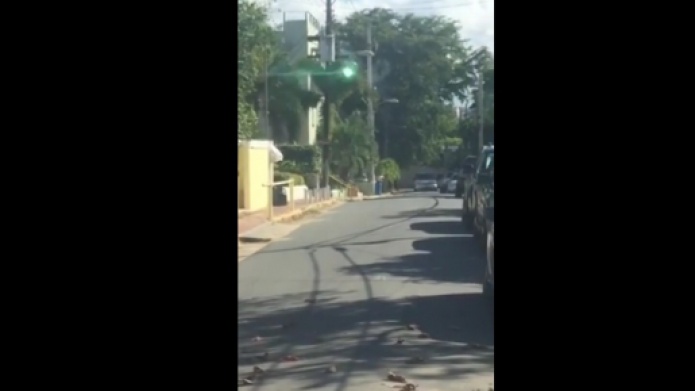 Video: Explosiones eléctricas en Condado provocan cierre de una de sus ...
