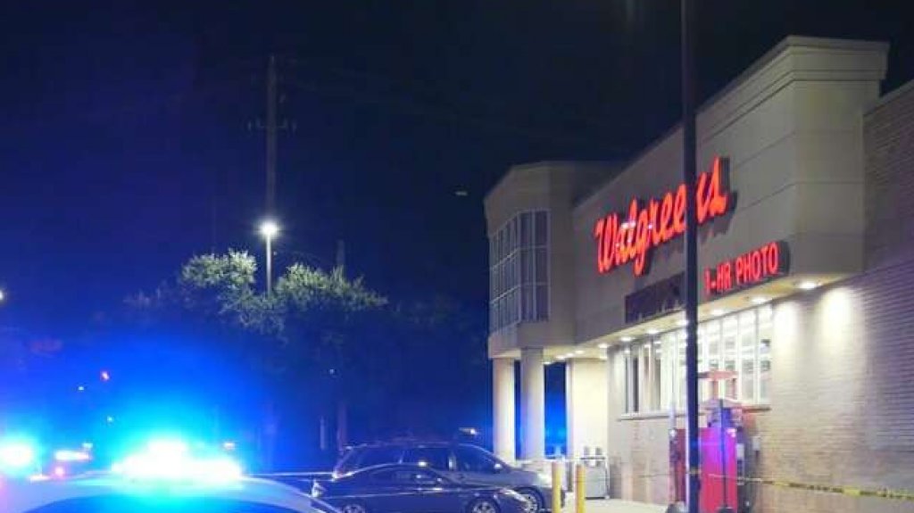 Roban pasta de dientes y desodorantes de Walgreens de Bayamón