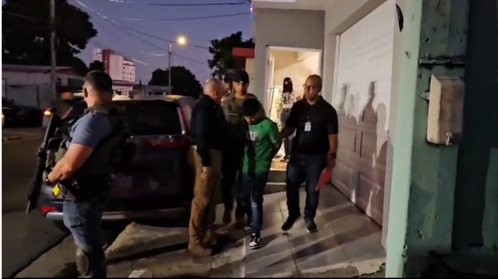 En video operativo esta madrugada donde arrestan “Bichote” y gatilleros ...