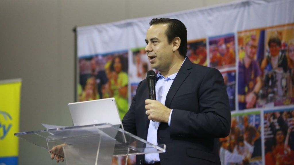 Regreso de William Villafañe al gobierno depende de su familia y del ...