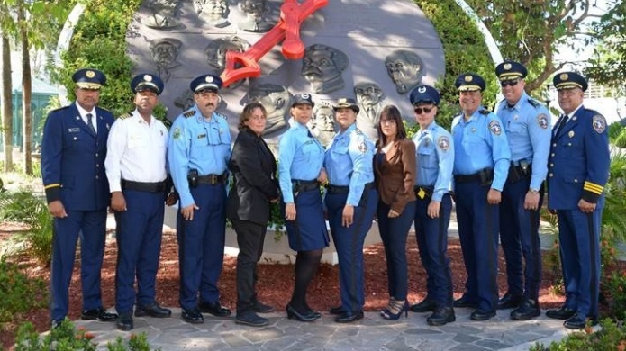 Resaltan a los valores del año 2016 en la semana de la policía