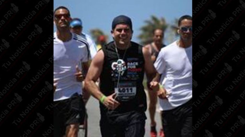 Rosselló entre cientos de atletas que participaron del IRONMAN 70.3