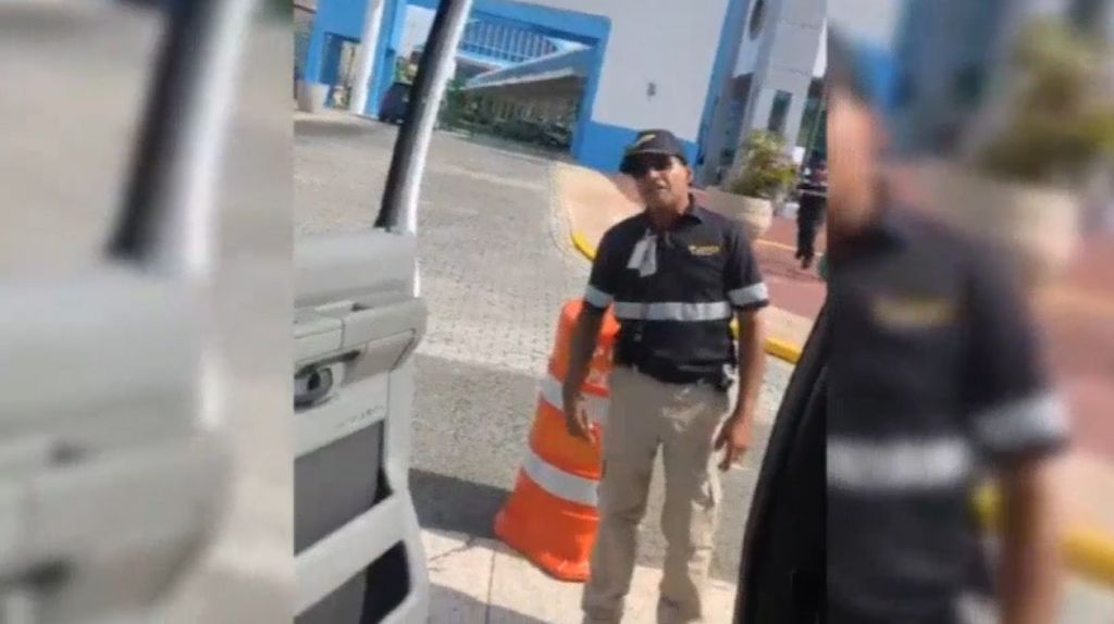 Captan en video guardia de seguridad de “St james Security” “Guapetón ...