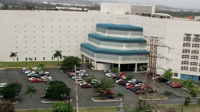 Arrestan a oficial penal de la cárcel federal de Guaynabo por contrabando