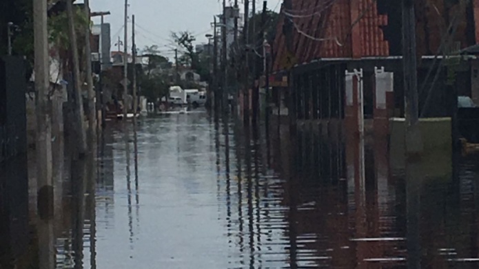 Nuevas Inundaciones En San Juan Y Desalojos En Levittown Por Fuertes