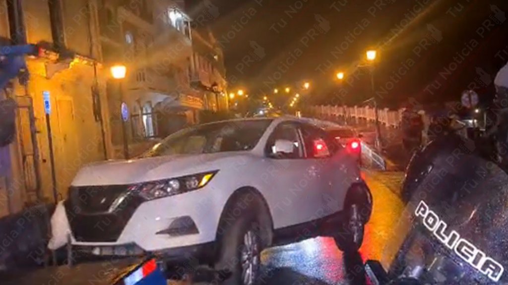 Video: Sacan de la Perla vehículo de los turistas que fueron agredidos